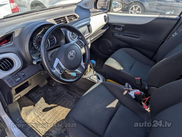 Pelēks Toyota Yaris 2012 Tallina, ar dzinēja tilpumu 1.50 L un nobraukumu 157 tūkst. km par 6500 €, foto 7 vietnē AUTOMOTO.COM.LV