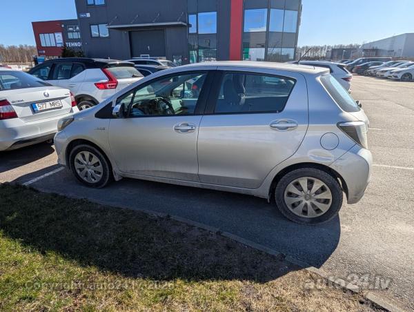 Pelēks Toyota Yaris 2012 Tallina, ar dzinēja tilpumu 1.50 L un nobraukumu 157 tūkst. km par 6500 €, foto 9 vietnē AUTOMOTO.COM.LV