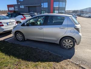 Grey Toyota Yaris 2012 in Tallinn, with an engine capacity of 1.50 L and mileage of 157 thousand km for 6500 €, photo 10 on AUTOMOTO.COM.LV