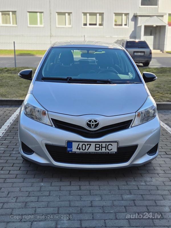 Grey Toyota Yaris 2012 in Tallinn, with an engine capacity of 1.00 L and mileage of 70 thousand km for 4750 €, photo 1 on AUTOMOTO.COM.LV