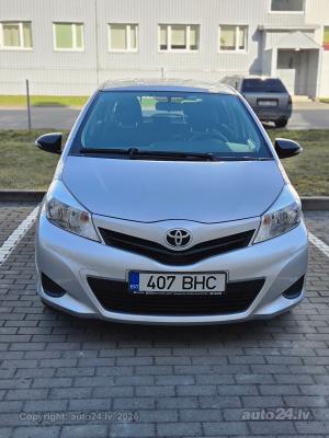 Pelēks Toyota Yaris 2012 Tallina, ar dzinēja tilpumu 1.00 L un nobraukumu 70 tūkst. km par 4750 €, foto  vietnē AUTOMOTO.COM.LV
