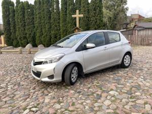 Pelēks Toyota Yaris 2012 Viļņa, ar dzinēja tilpumu 1.40 L un nobraukumu 204 tūkst. km par 3300 €, foto 3 vietnē AUTOMOTO.COM.LV