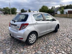 Pelēks Toyota Yaris 2012 Viļņa, ar dzinēja tilpumu 1.40 L un nobraukumu 204 tūkst. km par 3300 €, foto 6 vietnē AUTOMOTO.COM.LV