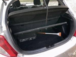 Pelēks Toyota Yaris 2012 Viļņa, ar dzinēja tilpumu 1.40 L un nobraukumu 204 tūkst. km par 3300 €, foto 9 vietnē AUTOMOTO.COM.LV