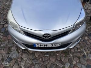 Pelēks Toyota Yaris 2012 Viļņa, ar dzinēja tilpumu 1.40 L un nobraukumu 204 tūkst. km par 3300 €, foto 10 vietnē AUTOMOTO.COM.LV
