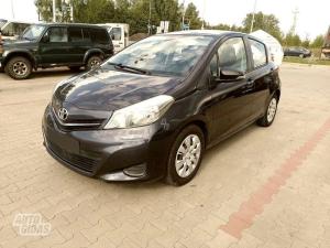 Grey Toyota Yaris 2012 in Vilnius, with an engine capacity of 1.40 L and mileage of 255 thousand km for 4700 €, photo  on AUTOMOTO.COM.LV