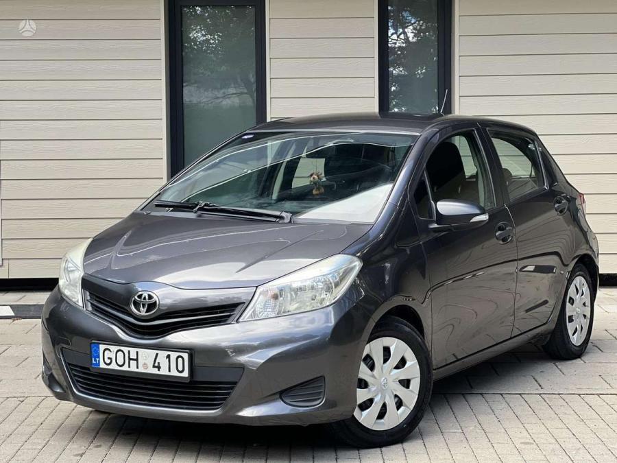Pelēks Toyota Yaris 2012 Viļņa, ar dzinēja tilpumu 1.33 L un nobraukumu 156 tūkst. km par 3700 €, foto 4 vietnē AUTOMOTO.COM.LV