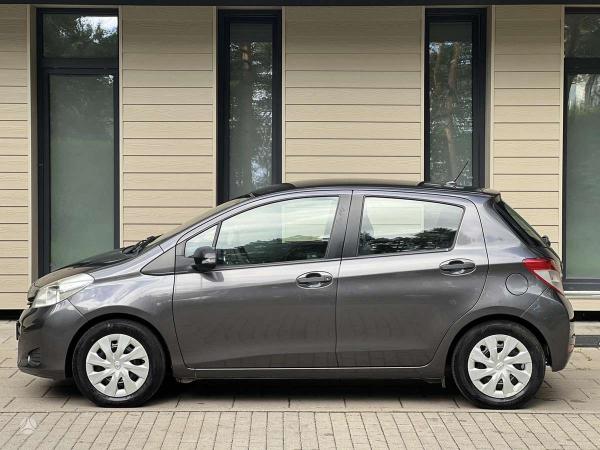 Grey Toyota Yaris 2012 in Vilnius, with an engine capacity of 1.33 L and mileage of 156 thousand km for 3700 €, photo 4 on AUTOMOTO.COM.LV