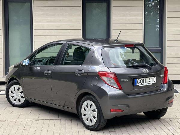 Grey Toyota Yaris 2012 in Vilnius, with an engine capacity of 1.33 L and mileage of 156 thousand km for 3700 €, photo 5 on AUTOMOTO.COM.LV