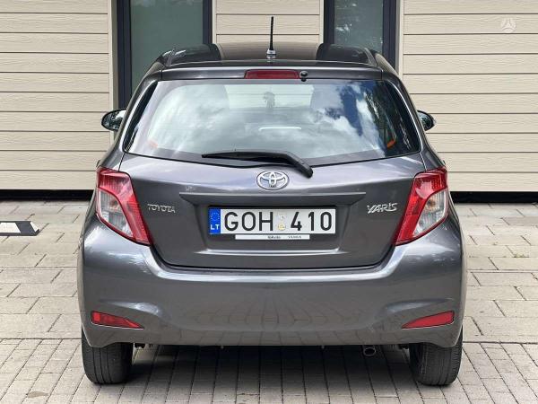 Grey Toyota Yaris 2012 in Vilnius, with an engine capacity of 1.33 L and mileage of 156 thousand km for 3700 €, photo 6 on AUTOMOTO.COM.LV