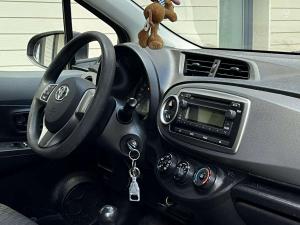 Pelēks Toyota Yaris 2012 Viļņa, ar dzinēja tilpumu 1.33 L un nobraukumu 156 tūkst. km par 3700 €, foto 14 vietnē AUTOMOTO.COM.LV
