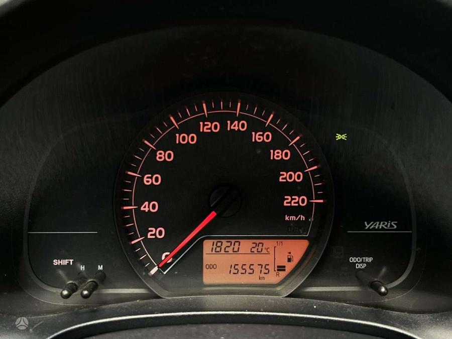 Pelēks Toyota Yaris 2012 Viļņa, ar dzinēja tilpumu 1.33 L un nobraukumu 156 tūkst. km par 3700 €, foto 16 vietnē AUTOMOTO.COM.LV