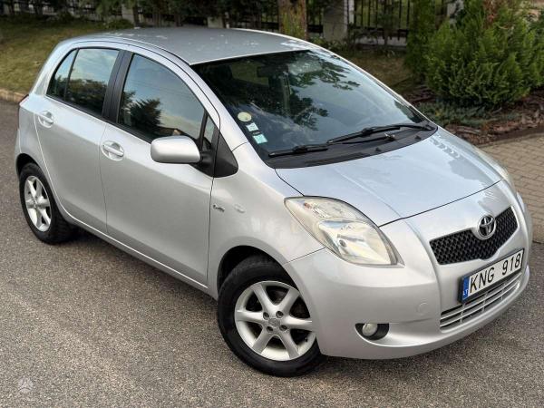Grey Toyota Yaris 2012 in Vilnius, with an engine capacity of 1.36 L and mileage of 240 thousand km for 2950 €, photo 5 on AUTOMOTO.COM.LV