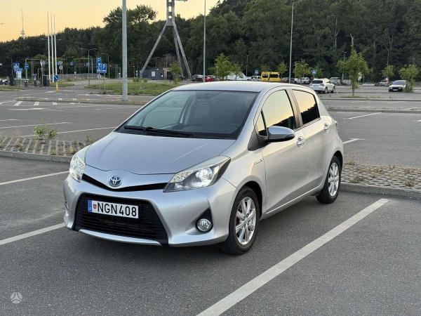 Серый Тойота Ярис 2012 в Вильнюс, объемом двигателя 1.50 л и пробегом 155 тыс. км за 7200 €, фото 1 на AUTOMOTO.COM.LV