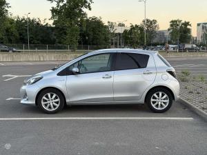 Grey Toyota Yaris 2012 in Vilnius, with an engine capacity of 1.50 L and mileage of 155 thousand km for 7200 €, photo 3 on AUTOMOTO.COM.LV