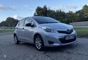 Grey Toyota Yaris 2012 in Vilnius, with an engine capacity of 1.36 L and mileage of 152 thousand km for 2800 €, photo  on AUTOMOTO.COM.LV