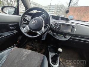 Grey Toyota Yaris 2012 in Jurmala, with an engine capacity of 1.40 L and mileage of 235 thousand km for 3600 €, photo 4 on AUTOMOTO.COM.LV
