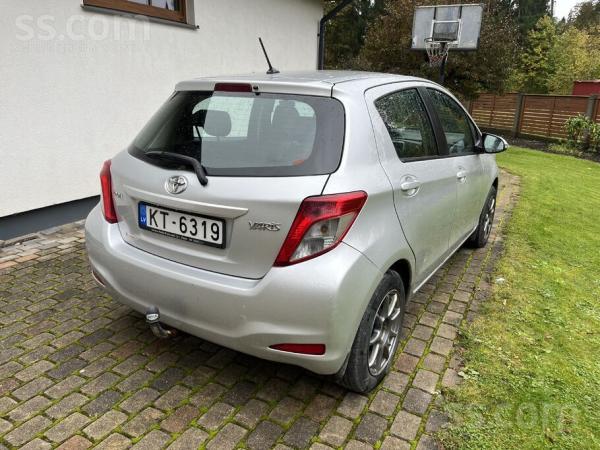 Pelēks Toyota Yaris 2012 Ogre, ar dzinēja tilpumu 1.30 L un nobraukumu 164 tūkst. km par 3800 €, foto 6 vietnē AUTOMOTO.COM.LV