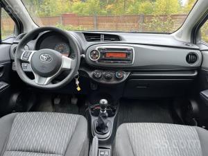 Pelēks Toyota Yaris 2012 Ogre, ar dzinēja tilpumu 1.30 L un nobraukumu 164 tūkst. km par 3800 €, foto 10 vietnē AUTOMOTO.COM.LV