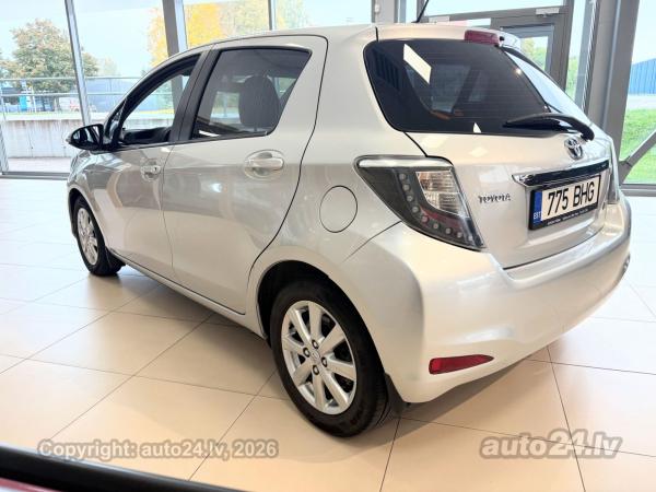 Pelēks Toyota Yaris 2012 Viljandi, ar dzinēja tilpumu 1.50 L un nobraukumu 186 tūkst. km par 5900 €, foto 5 vietnē AUTOMOTO.COM.LV