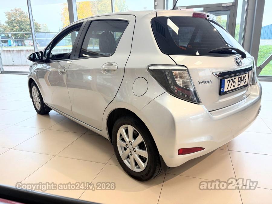 Pelēks Toyota Yaris 2012 Viljandi, ar dzinēja tilpumu 1.50 L un nobraukumu 186 tūkst. km par 5900 €, foto 5 vietnē AUTOMOTO.COM.LV