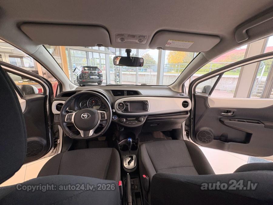 Pelēks Toyota Yaris 2012 Viljandi, ar dzinēja tilpumu 1.50 L un nobraukumu 186 tūkst. km par 5900 €, foto 7 vietnē AUTOMOTO.COM.LV
