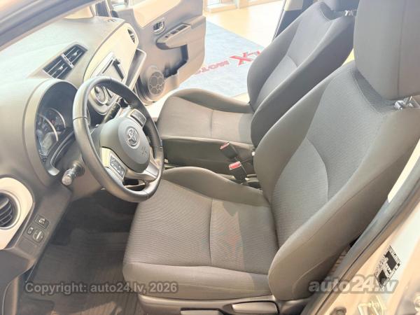 Pelēks Toyota Yaris 2012 Viljandi, ar dzinēja tilpumu 1.50 L un nobraukumu 186 tūkst. km par 5900 €, foto 8 vietnē AUTOMOTO.COM.LV