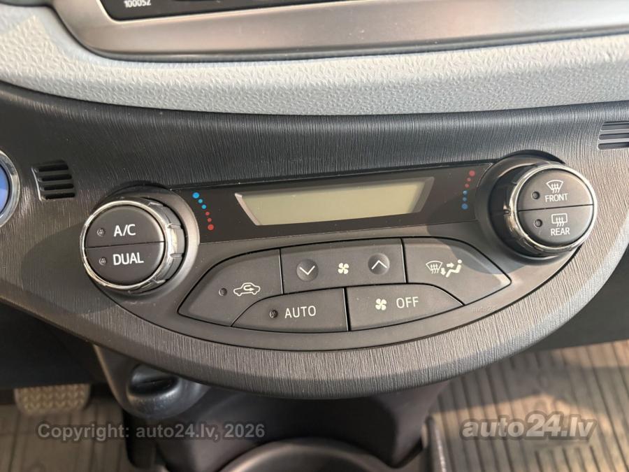 Pelēks Toyota Yaris 2012 Viljandi, ar dzinēja tilpumu 1.50 L un nobraukumu 186 tūkst. km par 5900 €, foto 12 vietnē AUTOMOTO.COM.LV