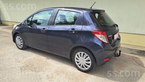 Grey Toyota Yaris 2013 in Ogre, with an engine capacity of 1.40 L and mileage of 0 thousand km for 4150 €, photo 2 on AUTOMOTO.COM.LV
