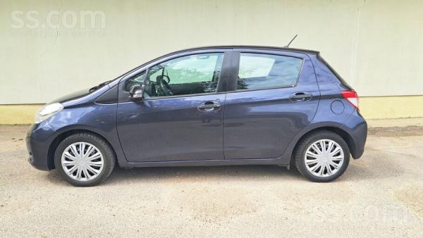 Grey Toyota Yaris 2013 in Ogre, with an engine capacity of 1.40 L and mileage of 0 thousand km for 4150 €, photo 7 on AUTOMOTO.COM.LV