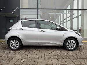 Pelēks Toyota Yaris 2013 Viļņa, ar dzinēja tilpumu 1.50 L un nobraukumu 111 tūkst. km par 7999 €, foto 6 vietnē AUTOMOTO.COM.LV