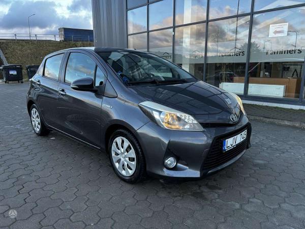 Pelēks Toyota Yaris 2013 Viļņa, ar dzinēja tilpumu 1.50 L un nobraukumu 194 tūkst. km par 5890 €, foto 7 vietnē AUTOMOTO.COM.LV