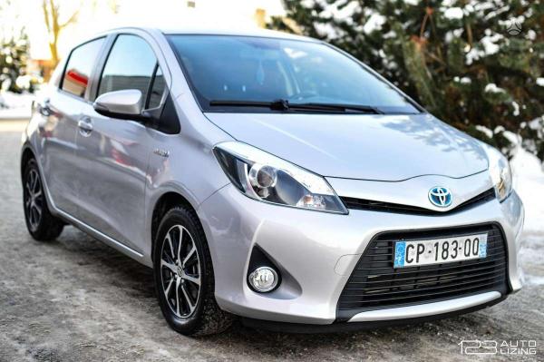Grey Toyota Yaris 2013 in Kretinga, with an engine capacity of 1.50 L and mileage of 201 thousand km for 6950 €, photo 5 on AUTOMOTO.COM.LV