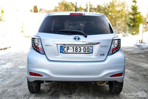 Grey Toyota Yaris 2013 in Kretinga, with an engine capacity of 1.50 L and mileage of 201 thousand km for 6950 €, photo 8 on AUTOMOTO.COM.LV