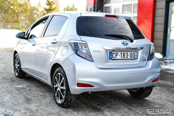 Grey Toyota Yaris 2013 in Kretinga, with an engine capacity of 1.50 L and mileage of 201 thousand km for 6950 €, photo 9 on AUTOMOTO.COM.LV