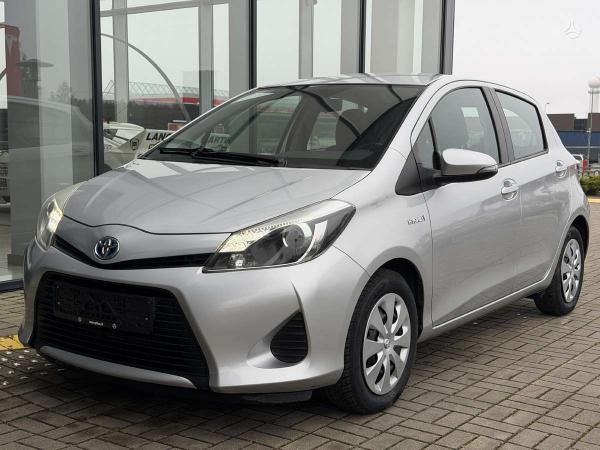 Grey Toyota Yaris 2013 in Vilnius, with an engine capacity of 1.50 L and mileage of 112 thousand km for 7999 €, photo 2 on AUTOMOTO.COM.LV