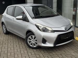 Grey Toyota Yaris 2013 in Vilnius, with an engine capacity of 1.50 L and mileage of 112 thousand km for 7999 €, photo 8 on AUTOMOTO.COM.LV