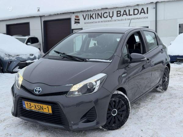 Pelēks Toyota Yaris 2013 Utena, ar dzinēja tilpumu 1.50 L un nobraukumu 250 tūkst. km par 5990 €, foto 3 vietnē AUTOMOTO.COM.LV