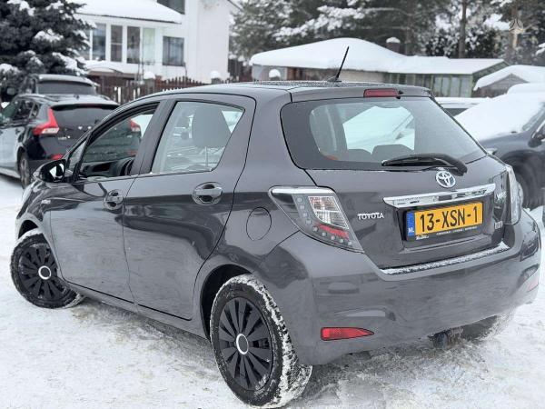 Pelēks Toyota Yaris 2013 Utena, ar dzinēja tilpumu 1.50 L un nobraukumu 250 tūkst. km par 5990 €, foto 5 vietnē AUTOMOTO.COM.LV
