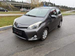 Grey Toyota Yaris 2013 in Vilnius, with an engine capacity of 1.50 L and mileage of 171 thousand km for 7500 €, photo 2 on AUTOMOTO.COM.LV