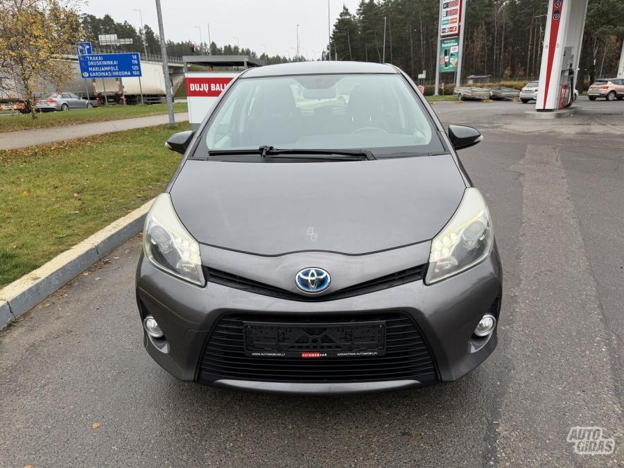 Grey Toyota Yaris 2013 in Vilnius, with an engine capacity of 1.50 L and mileage of 171 thousand km for 7500 €, photo 5 on AUTOMOTO.COM.LV