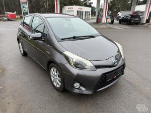 Grey Toyota Yaris 2013 in Vilnius, with an engine capacity of 1.50 L and mileage of 171 thousand km for 7500 €, photo 8 on AUTOMOTO.COM.LV