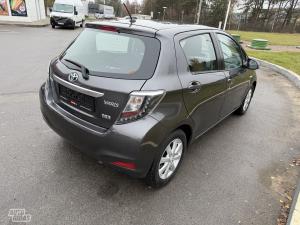 Grey Toyota Yaris 2013 in Vilnius, with an engine capacity of 1.50 L and mileage of 171 thousand km for 7500 €, photo 11 on AUTOMOTO.COM.LV