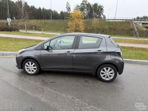 Grey Toyota Yaris 2013 in Vilnius, with an engine capacity of 1.50 L and mileage of 171 thousand km for 7500 €, photo 15 on AUTOMOTO.COM.LV