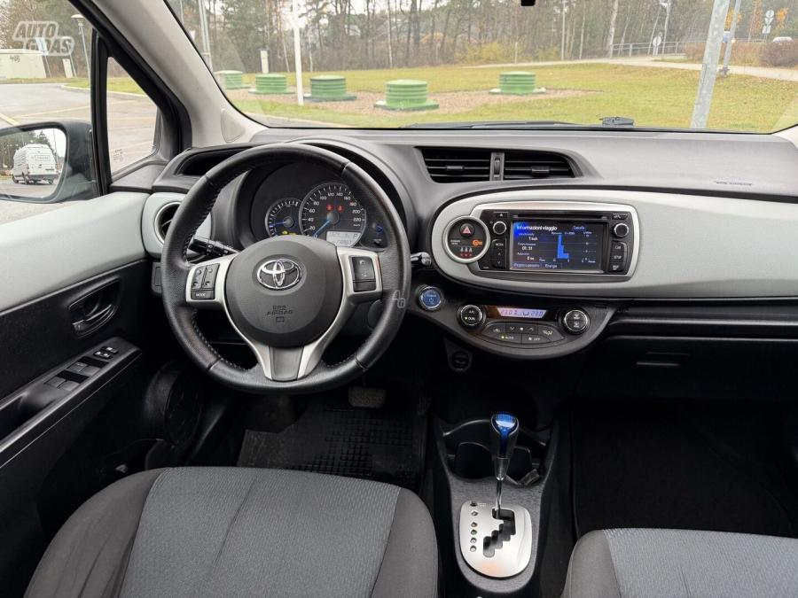 Grey Toyota Yaris 2013 in Vilnius, with an engine capacity of 1.50 L and mileage of 171 thousand km for 7500 €, photo 19 on AUTOMOTO.COM.LV