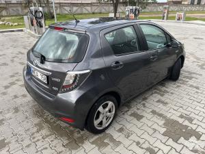Grey Toyota Yaris 2013 in Klaipeda, with an engine capacity of 1.50 L and mileage of 101 thousand km for 8700 €, photo 4 on AUTOMOTO.COM.LV