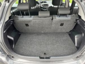 Grey Toyota Yaris 2013 in Klaipeda, with an engine capacity of 1.50 L and mileage of 101 thousand km for 8700 €, photo 7 on AUTOMOTO.COM.LV