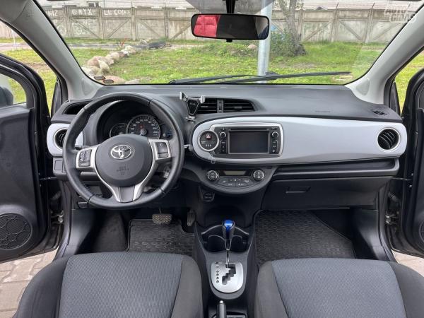 Pelēks Toyota Yaris 2013 Klaipėda, ar dzinēja tilpumu 1.50 L un nobraukumu 101 tūkst. km par 8700 €, foto 10 vietnē AUTOMOTO.COM.LV