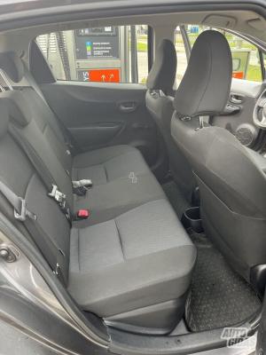 Grey Toyota Yaris 2013 in Klaipeda, with an engine capacity of 1.50 L and mileage of 101 thousand km for 8700 €, photo 13 on AUTOMOTO.COM.LV