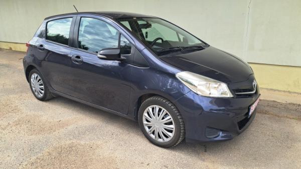 Grey Toyota Yaris 2013 in Riga, with an engine capacity of 1.40 L and mileage of 218 thousand km for 4550 €, photo 7 on AUTOMOTO.COM.LV